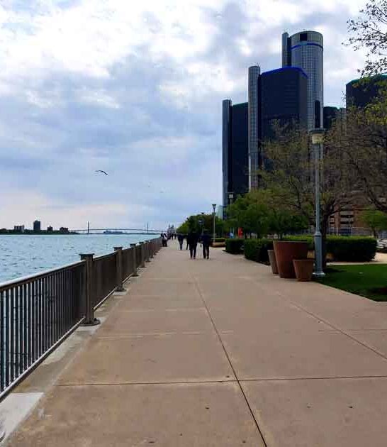 picturesque waterfront in michigan ftr