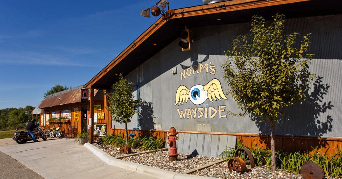 The Quirky Roadside Bar In Minnesota With A Mouth-Watering Cinnamon ...