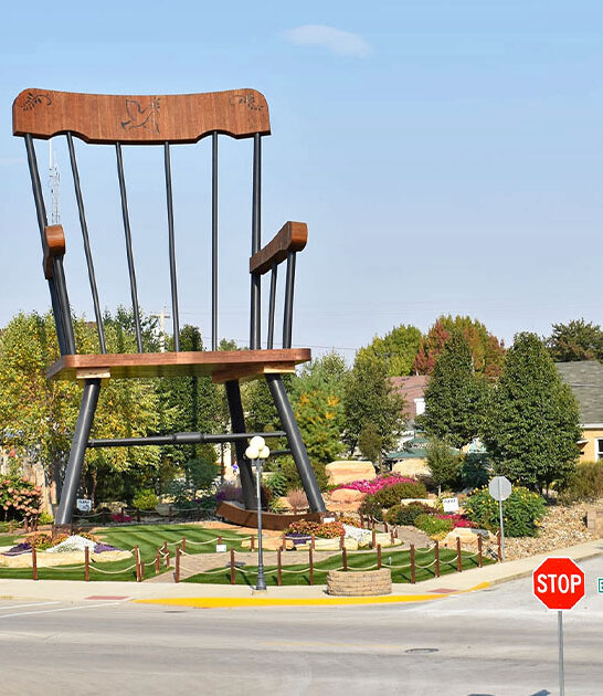 quirky small town illinois ftr