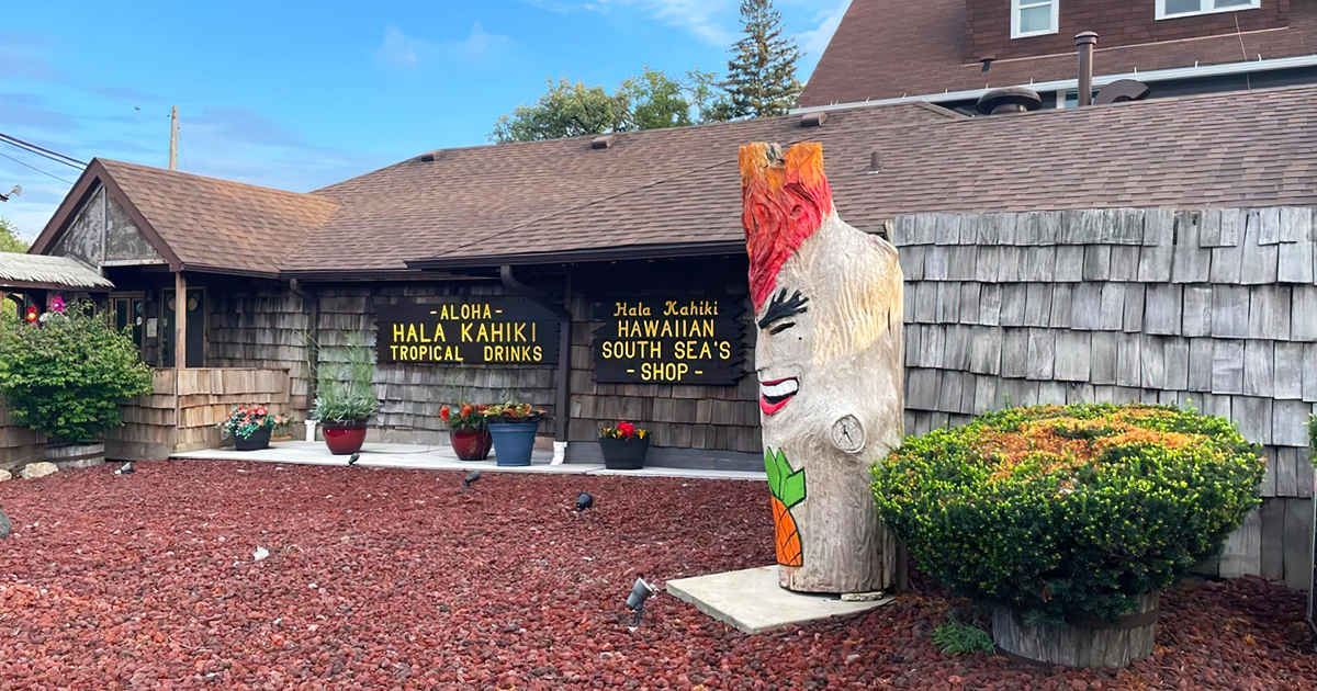 This Retro Tiki Bar In Illinois Will Transport You Straight To A ...