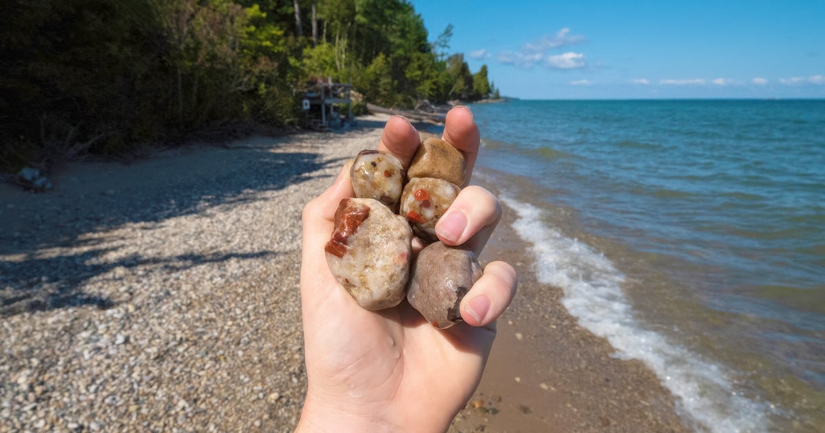This Little-Known Beach In Michigan Is The Best Place To Hunt For Rocks ...
