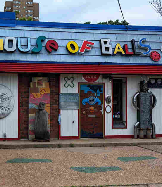 wacky art gallery minnesota ftr