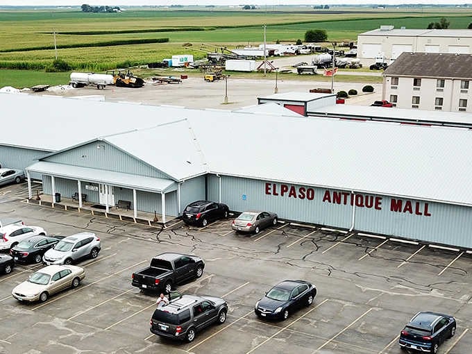 The unassuming exterior of El Paso Antique Mall belies the wonderland of vintage treasures waiting inside this Illinois time capsule.