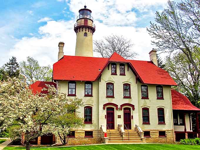 Grosse Point Lighthouse stands tall against Evanston's skyline, its cream tower and red roof creating a maritime mirage in the Midwest that would make coastal states jealous.