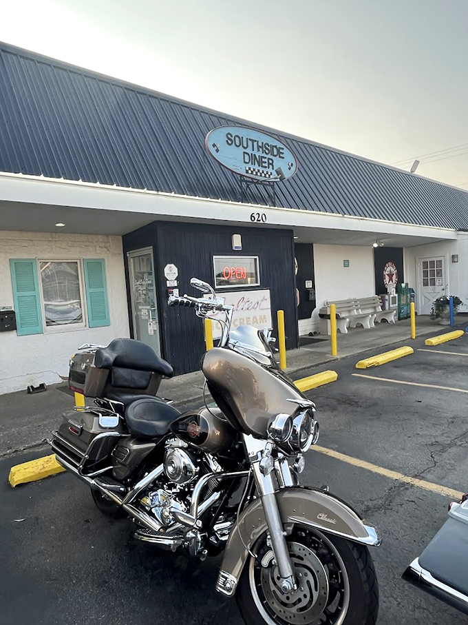 That turquoise and white exterior isn't just paint, it's a promise of the deliciousness waiting inside this Mount Vernon treasure.