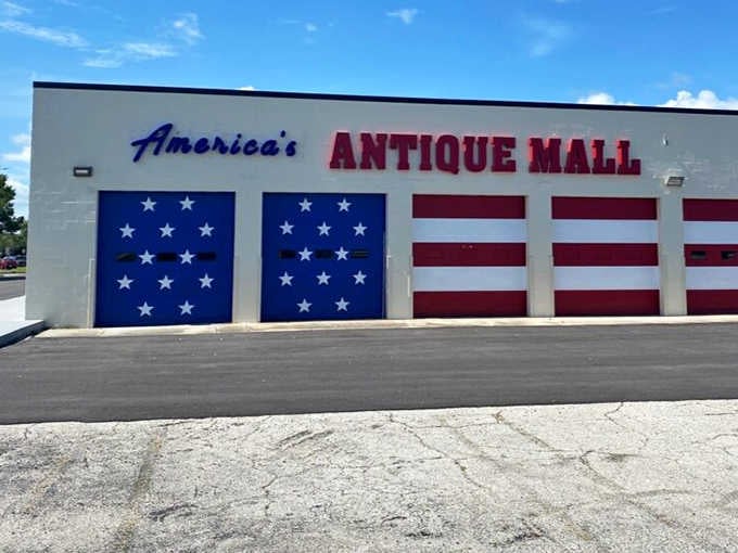 That patriotic exterior isn't subtle, and honestly, why should it be when you're housing 35,000 square feet of American treasures?