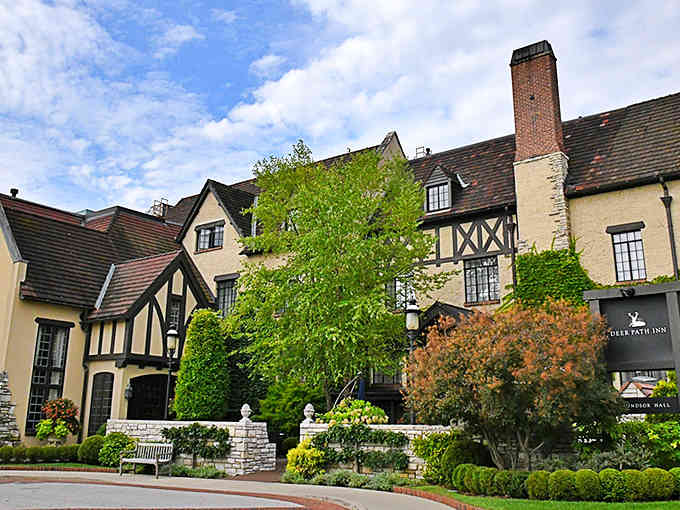 Tudor-style charm meets Midwestern hospitality at the Deer Path Inn, where ivy-covered walls whisper stories of bygone eras.