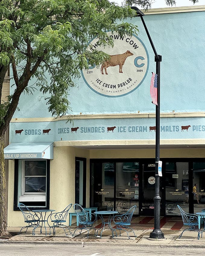 That turquoise exterior isn't just paint, it's a beacon of hope for anyone within a five-mile radius craving ice cream.