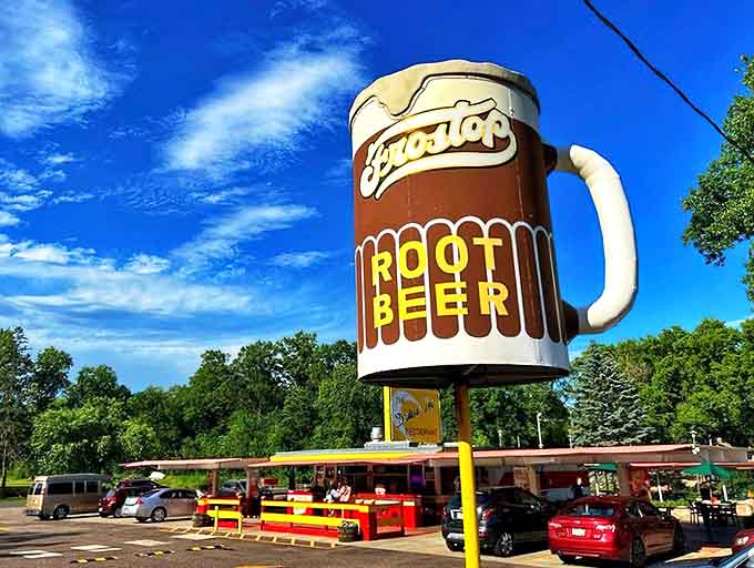 That's not just a root beer mug &ndash; it's a 15-foot beacon of deliciousness guiding hungry travelers to burger paradise.