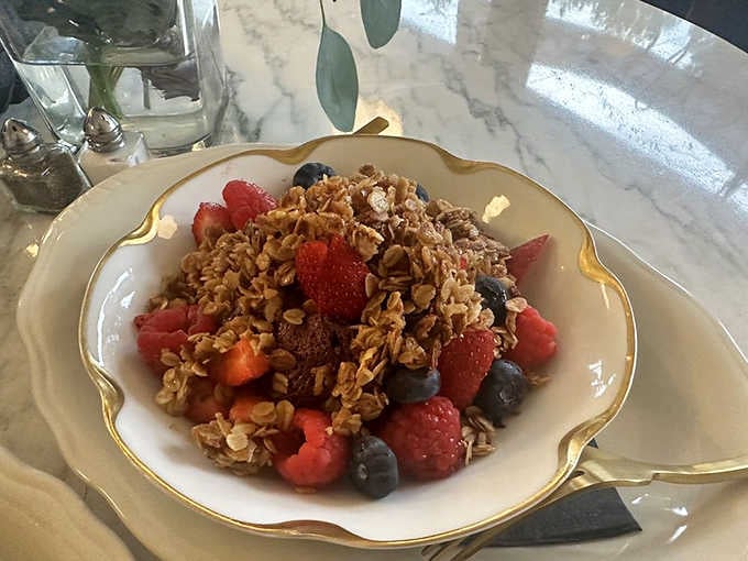An a&ccedil;a&iacute; bowl that's both beautiful and nutritious, for when you want to balance out the three croissants you already ate.
