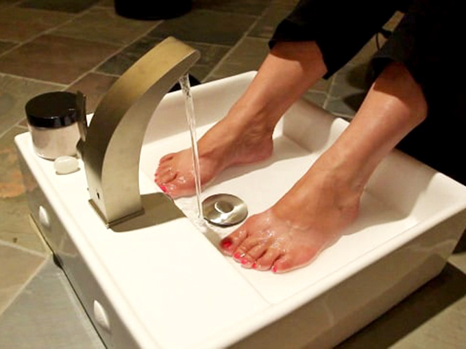 Ionic detox footbath treatment: Feet getting the VIP treatment they deserve. After walking you everywhere, they've earned this bubbly spa moment!