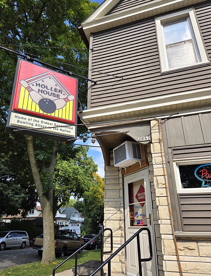 Holler House's iconic sign proudly announces its status as home to the oldest sanctioned bowling alleys in the nation.