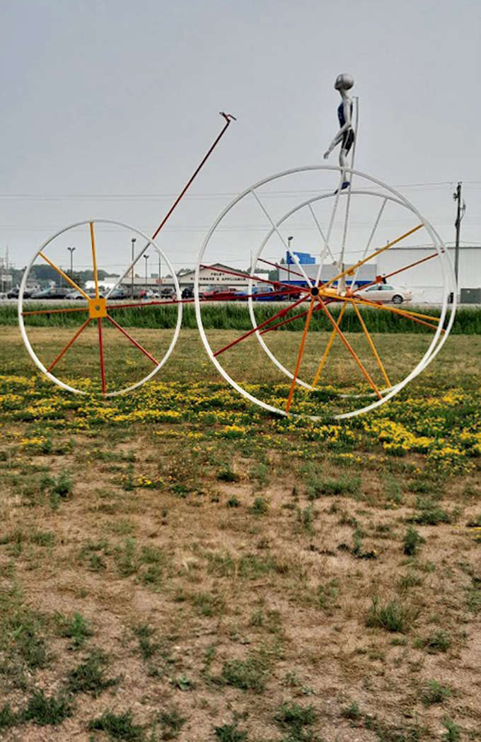 This penny-farthing bicycle sculpture proves everything's bigger in Minnesota &ndash; a towering tribute to transportation history that would terrify actual cyclists.
