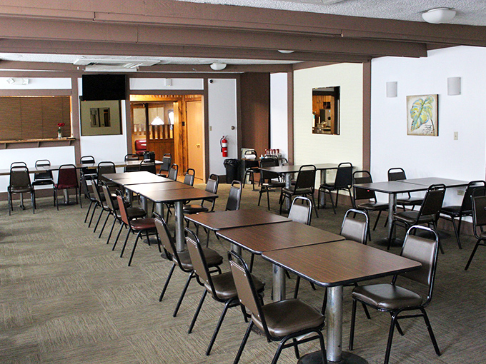 The dining room awaits its next round of chicken enthusiasts, tables set for the kind of meal that creates lifelong regulars.