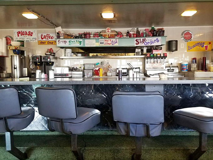 Counter seating offers front-row tickets to the greatest show on earth &ndash; short-order cooking with its sizzles, flips and rhythmic dance.