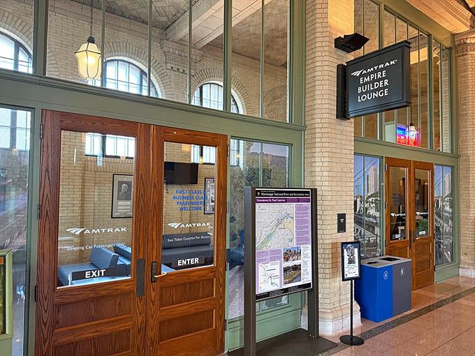 The elegant Amtrak Metropolitan Lounge welcomes passengers with comfortable seating and amenities before boarding the Empire Builder.