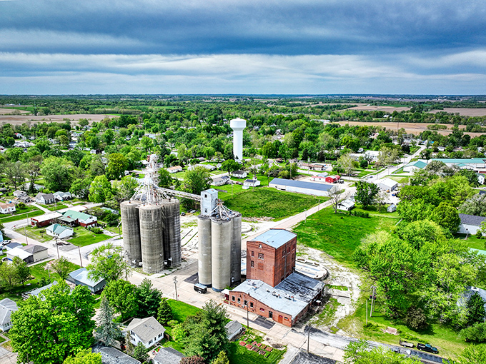 Industrial Grain Silos: These agricultural sentinels remind visitors that Pittsfield isn't just a pretty face &ndash; it's a working town with deep connections to the fertile farmland that surrounds it.