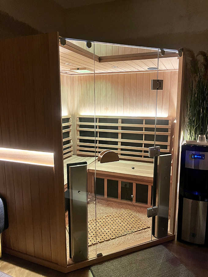 Wood meets glass in this modern sauna sanctuary where toxins check out and relaxation checks in. Heat therapy never looked so cool!
