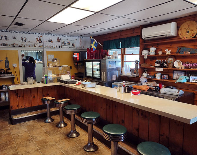 The counter seating offers front-row tickets to the best show in town – watching short-order cooking elevated to an art form.