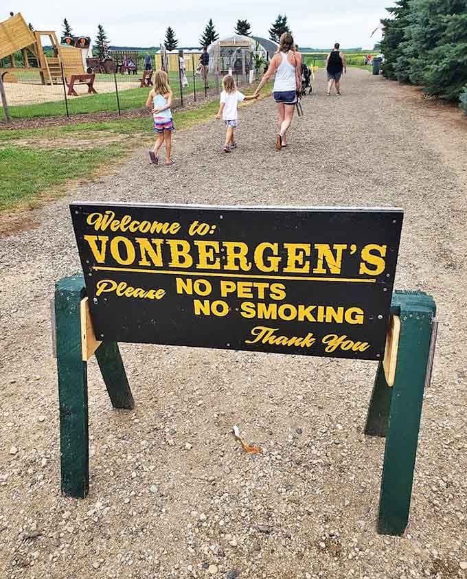 The welcoming entrance sign sets clear expectations &ndash; no pets or smoking allowed in this slice of rural paradise.