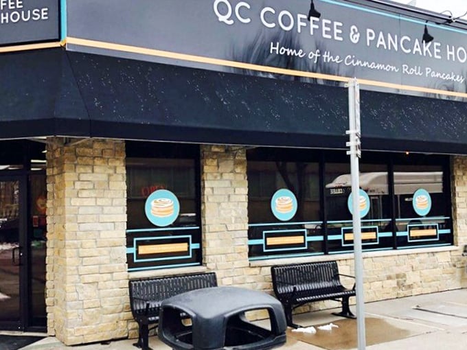 A street view that locals recognize as their happy place and visitors quickly learn to love at first bite.