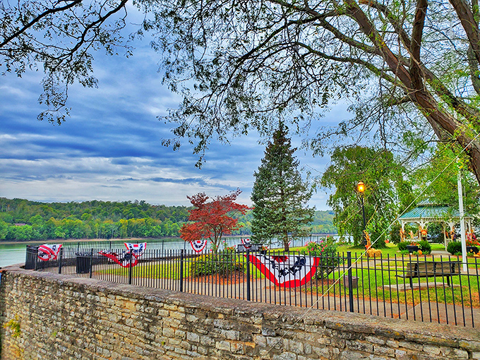 Riverside Park offers front-row seats to nature's daily performance &ndash; where the Ohio River plays leading role in the town's ongoing story.