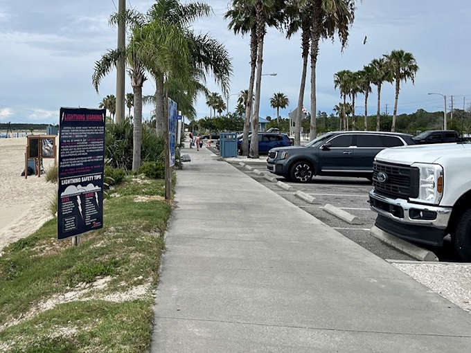 That parking lot fills up fast on sunny days, which should tell you everything you need to know.