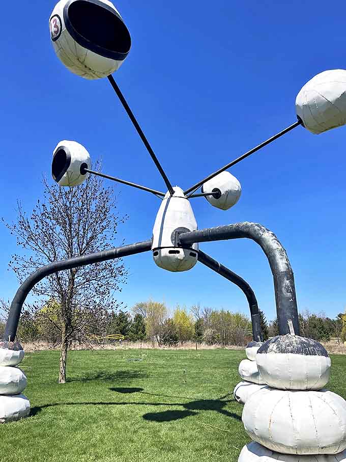 This otherworldly creature with satellite-dish eyes seems ready to report back to its home planet about Earth's artistic endeavors.