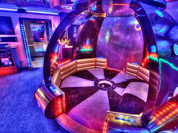 This space-age pod looks like it was teleported directly from a sci-fi movie set – beam me up, Clinton!