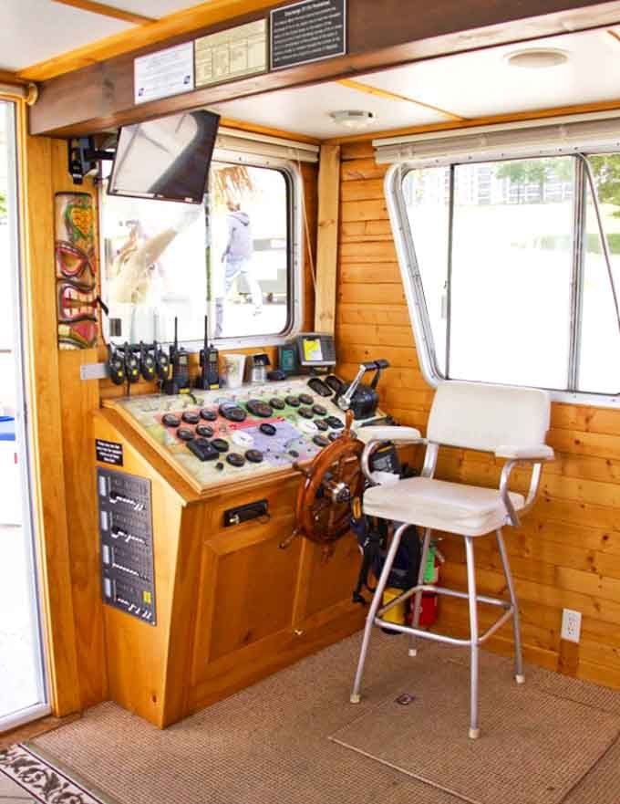 The captain's station combines modern navigation technology with classic nautical charm &ndash; safety meets style on the high seas.