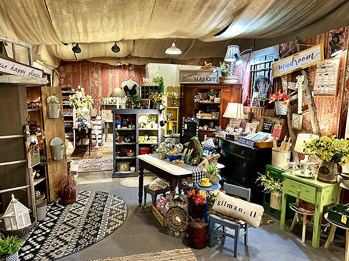 Home decorations arranged in vignettes so appealing you'll want to recreate entire corners in your own living space.