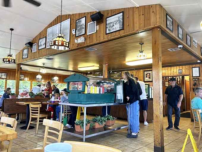 The classics presented without fanfare&mdash;because when the burger is this good, fancy sauces would just be showing off.