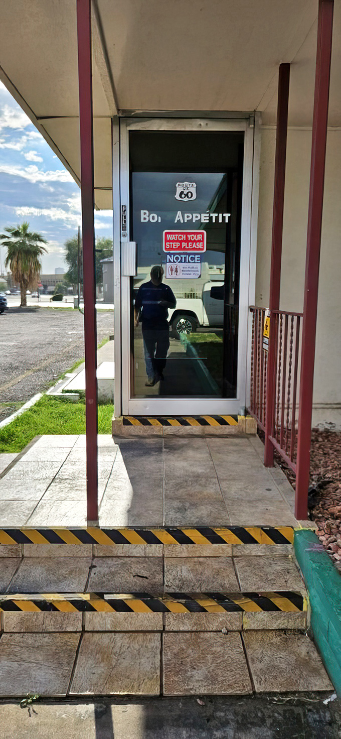 "Bon App&eacute;tit" indeed &ndash; this entrance doesn't just welcome you to a meal, but to a genuine American dining experience.