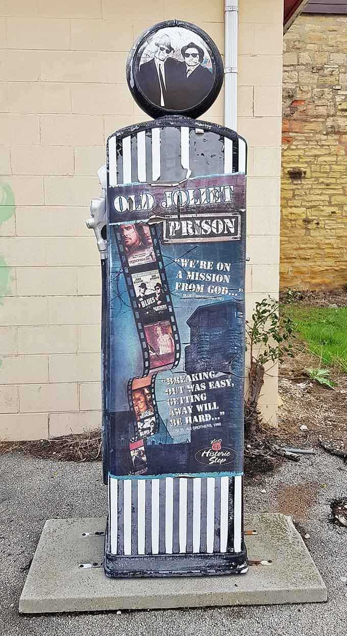 This vintage-style marker celebrates the prison's Hollywood fame, because even correctional facilities can be movie stars.