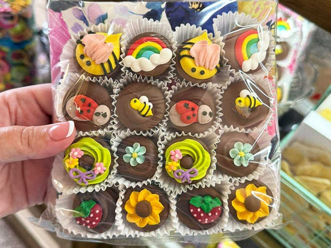 Edible art that's almost too cute to eat &ndash; chocolate medallions decorated with bees, ladybugs, and flowers that belong in the MoMA's dessert wing.