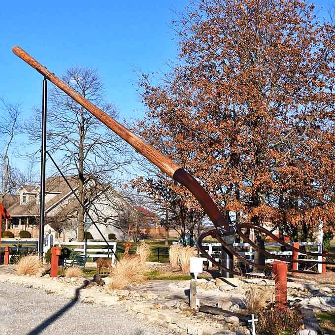 The autumn setting gives this already impressive structure an extra dose of Midwestern charm and photogenic appeal.