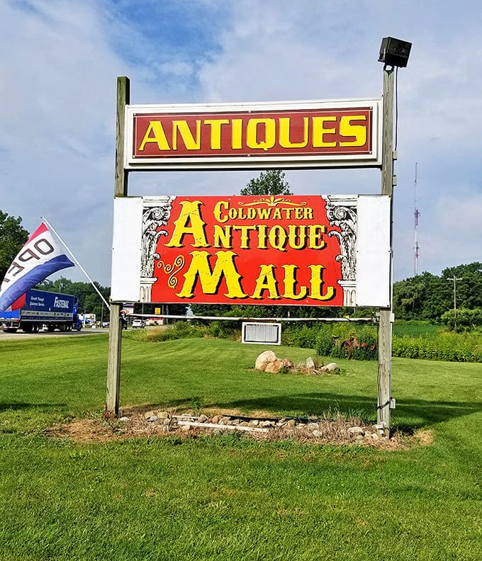The bold red and yellow signage beckons treasure hunters from the highway. Like a lighthouse for nostalgia seekers!