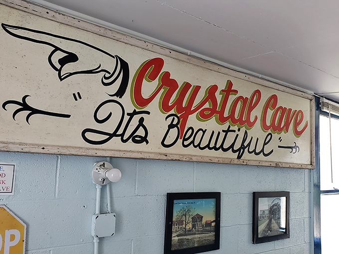 "It's Beautiful" indeed &ndash; this vintage sign speaks the simple truth that visitors have been confirming with their own eyes since 1897.