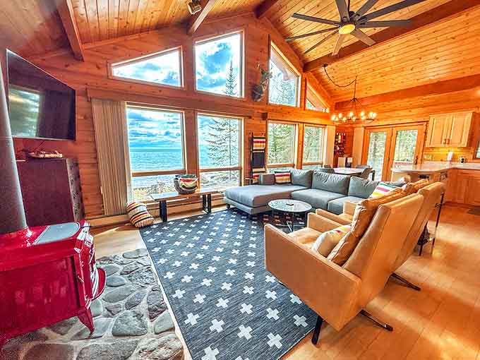 Another angle of living perfection &ndash; where every seat in the house comes with a million-dollar view.