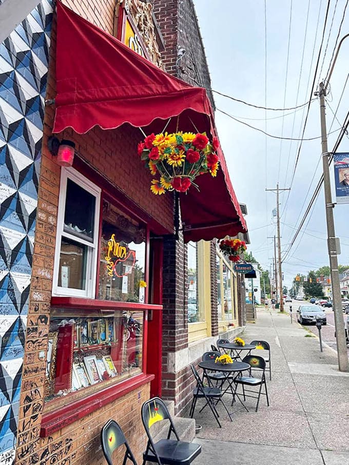 Al fresco dining with a side of people-watching &ndash; these sidewalk seats offer a front-row view to Athens street life.