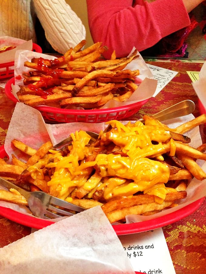 Fries two ways &ndash; naked or draped in melted cheese &ndash; proving that even the supporting acts at O'Betty's deserve standing ovations.