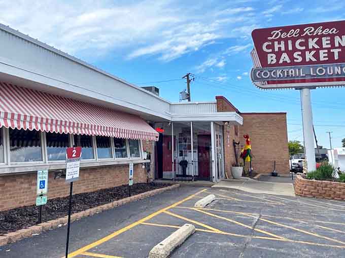 The unassuming exterior belies the culinary time capsule within, where Route 66 history lives on in every crispy, delicious bite.