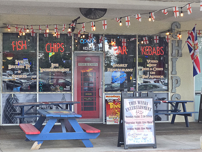 The entrance promises "Fish & Chips" and "Live Entertainment" &ndash; two essential ingredients for any proper British night out, Florida location notwithstanding.
