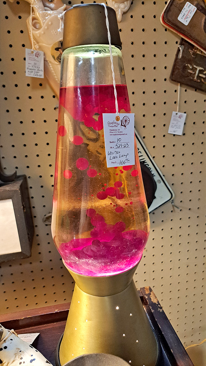 The hypnotic dance of this vintage lava lamp reminds us that even the grooviest 70s d&eacute;cor eventually becomes antique.
