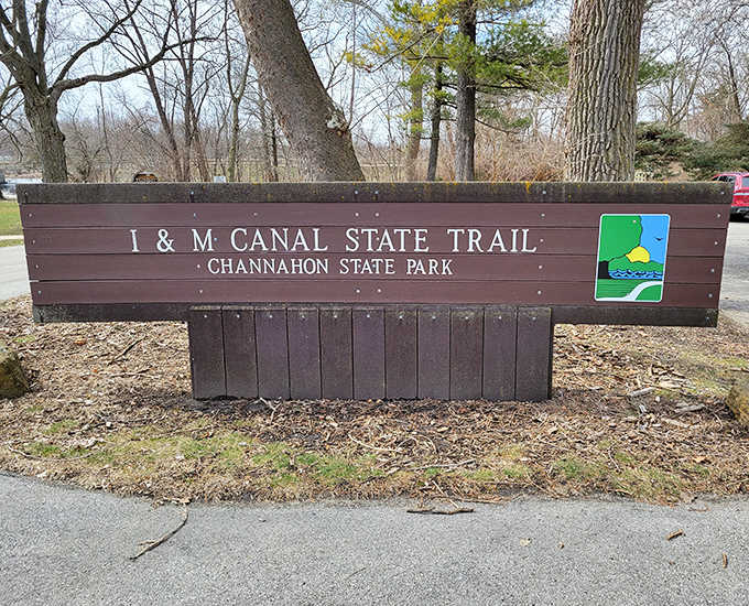 The park signage welcomes you to the I&M Canal State Trail, where history and recreation merge into one perfectly hikeable, bikeable, absolutely delightful experience.