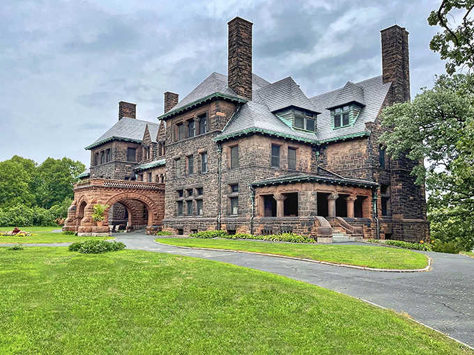 The architectural equivalent of a power move. This sandstone giant has been intimidating neighbors and impressing visitors for over a century.
