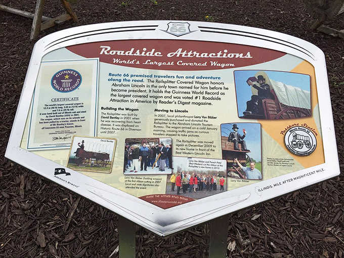 The information board tells the full story of this wooden wonder, from its Route 66 significance to its record-breaking dimensions.