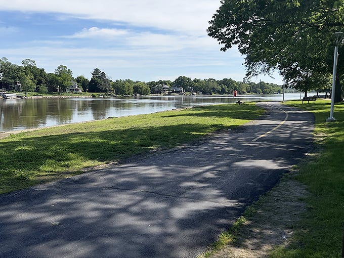 Sinnissippi Park offers beautiful walking paths along the river, leading visitors to discover the stone guardians in their scenic setting.