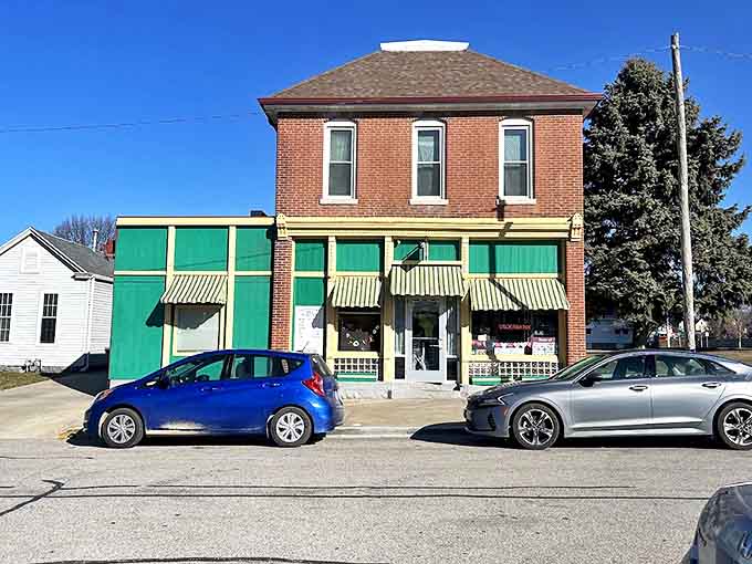 Serving the world's finest coffee isn't just neon bragging &ndash; it's a century-old promise that keeps Chicagoans coming back for more.