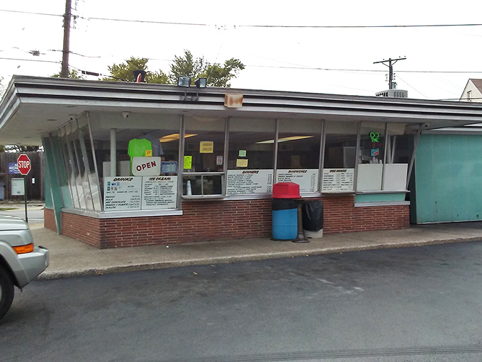 The welcoming storefront with its menu displayed proudly – transparency in pricing and offerings has been Fast Eddie's philosophy from day one.
